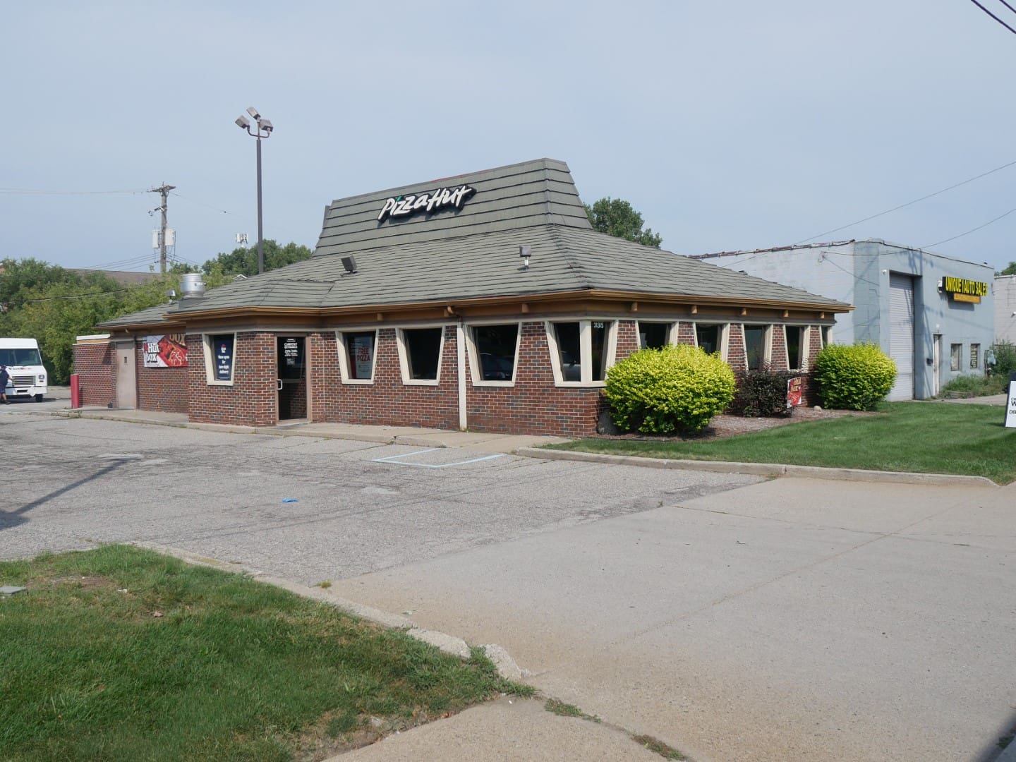 Warren, Michigan Pizza Hut – Ambros Foods