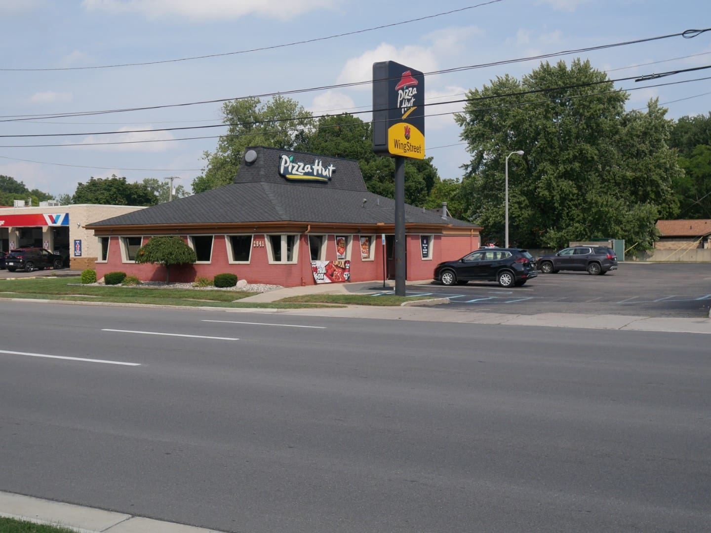 Dearborn, Michigan Pizza Hut – Ambros Foods